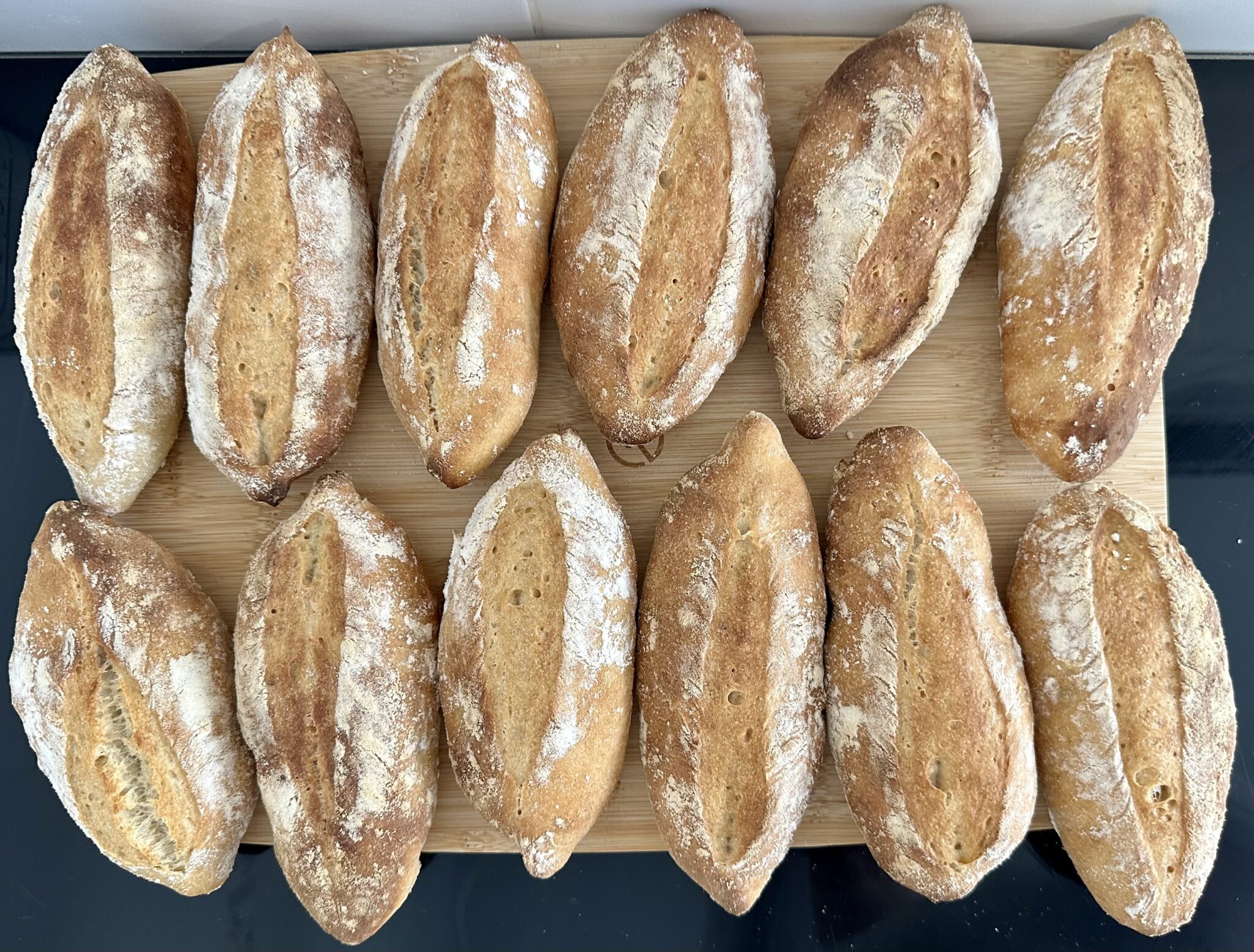 Panecillos caseros crujientes por fuera y tiernas por dentro - Recetas ...